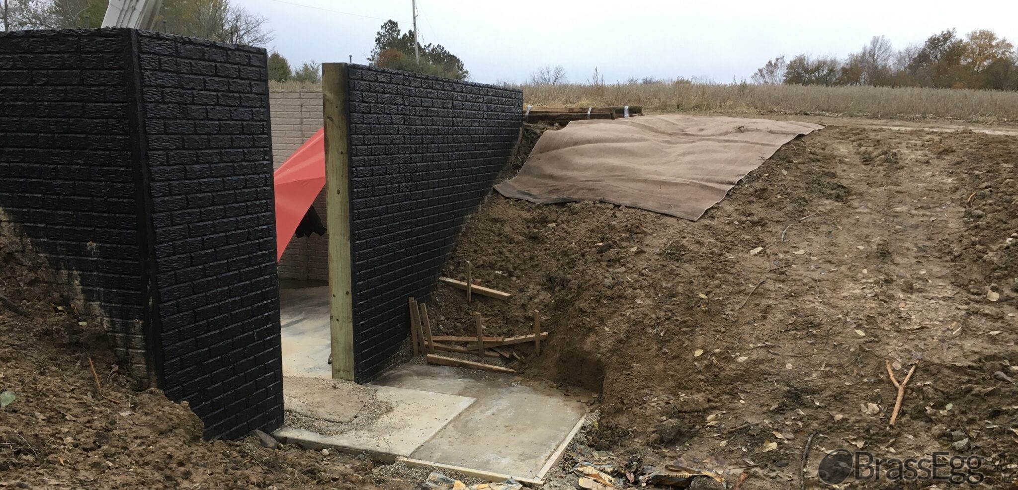 How To Build A Retaining Wall That’s Flexible - Brass Egg